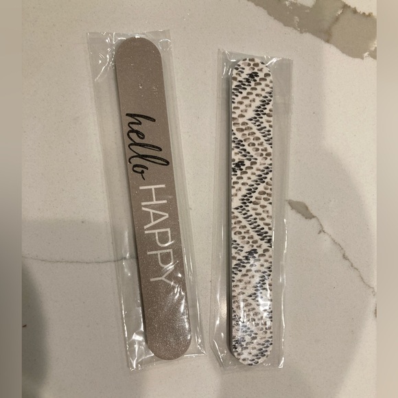 thirty-one | Skincare | Nwt Set Of 2 Thirty One Logo Nail File Hello ...